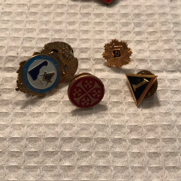Free Mason Templer | Accessories | Vintage Free Mason Templar Pins ...